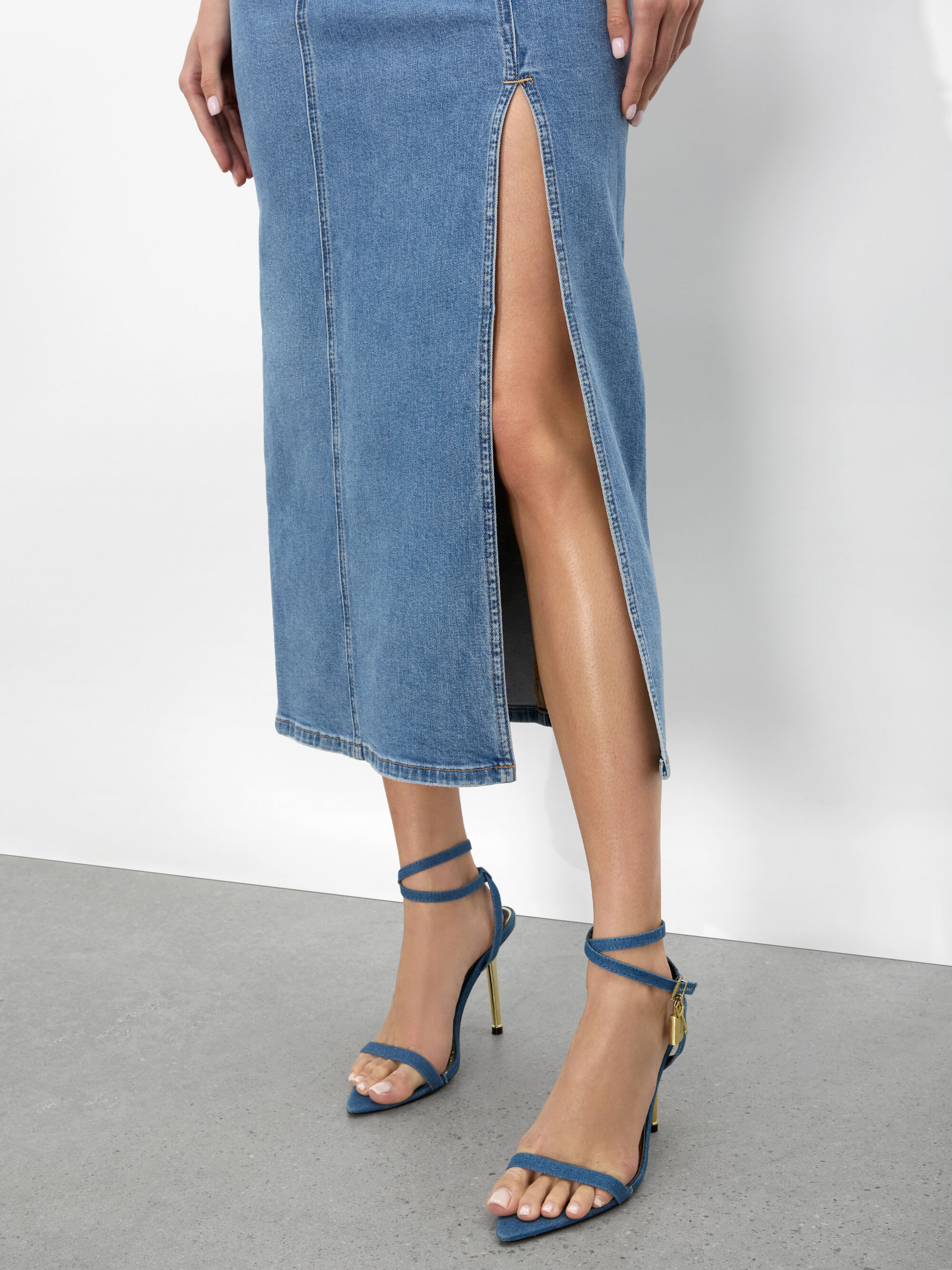 NAKISHA MIDI DRESS in AUBREY BLUE | ALICE + OLIVIA