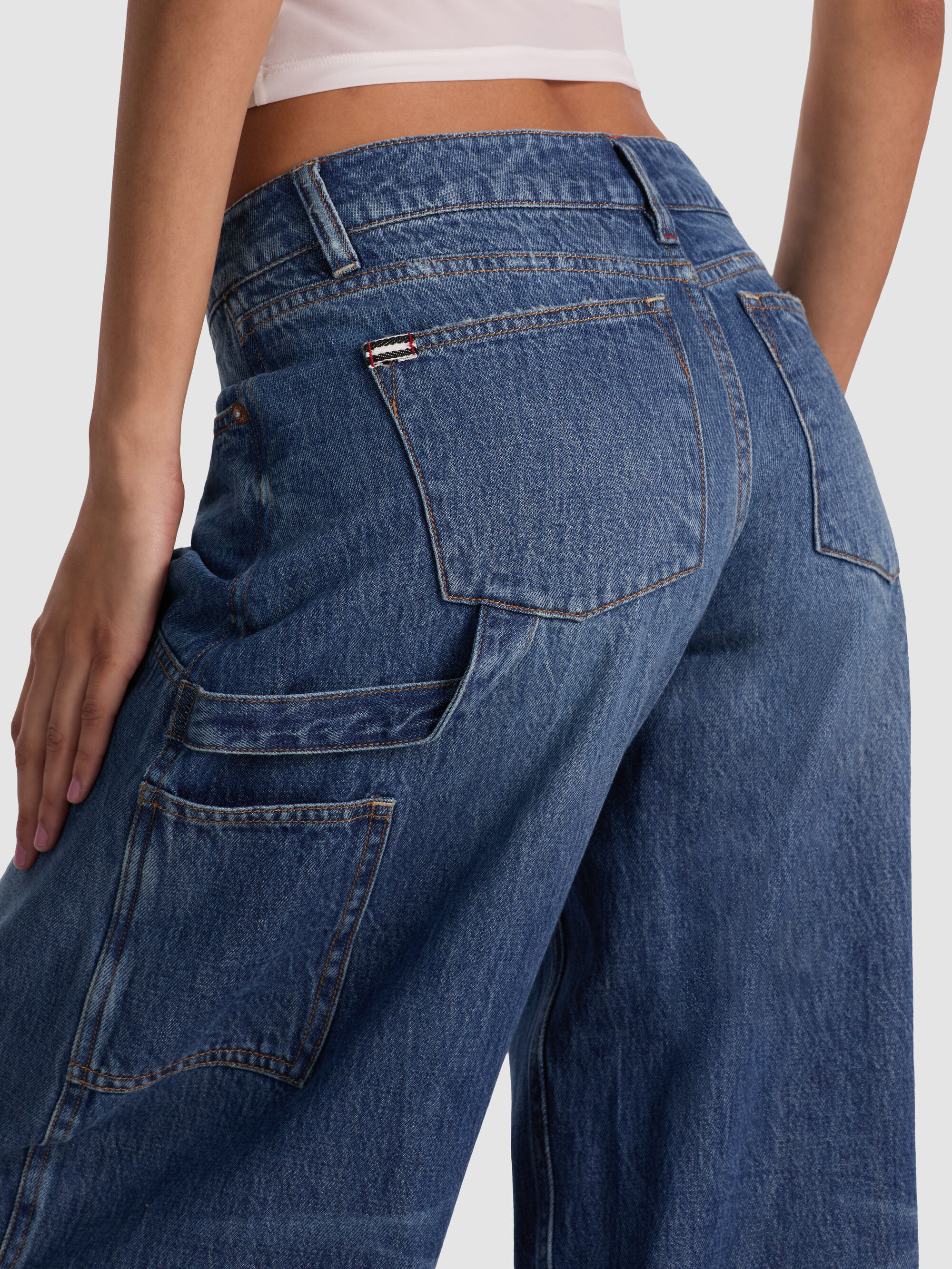 Andie Carpenter Barrel Jean In Cambria Vintage | Alice + Olivia