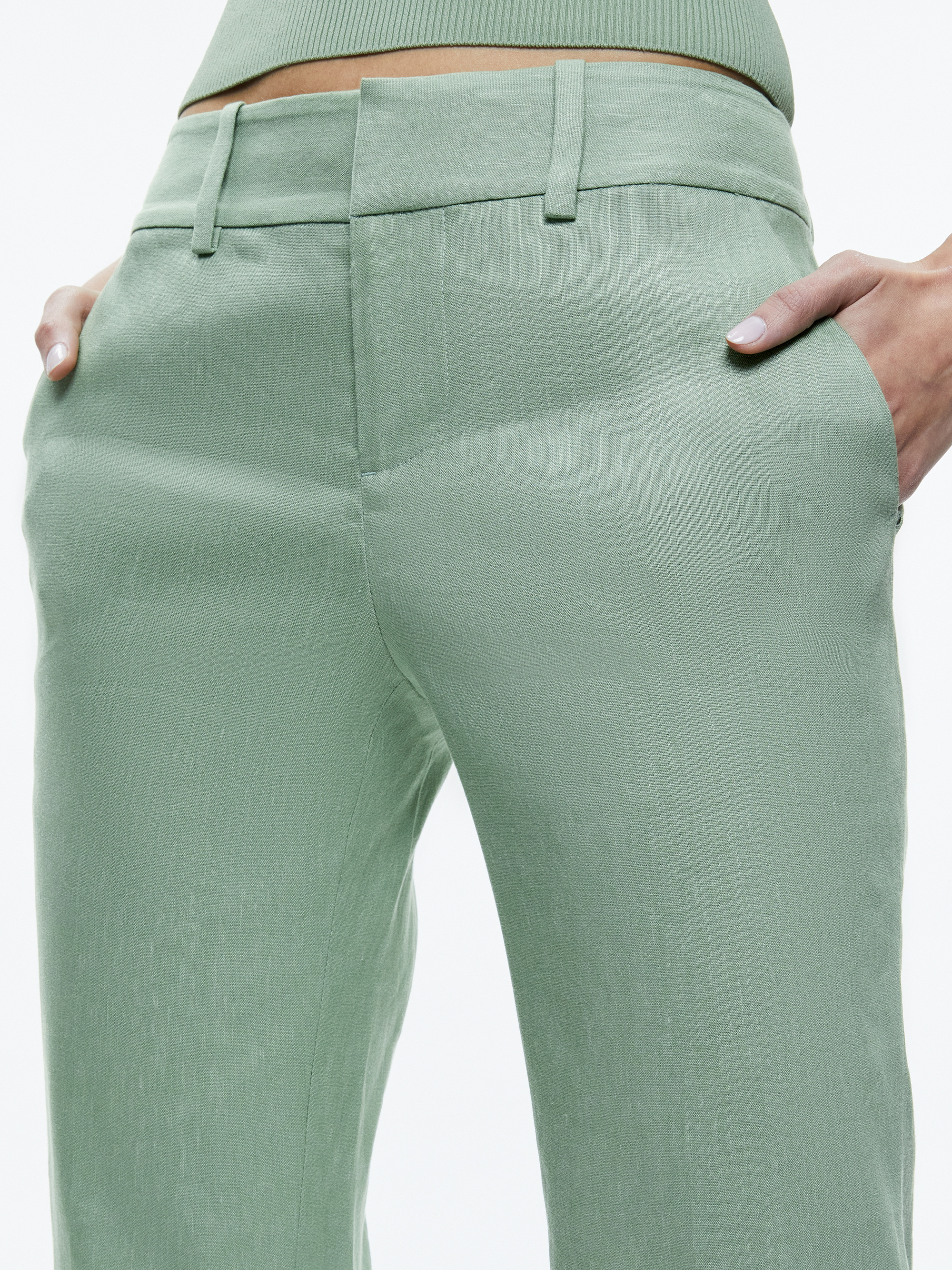 Janis Low Rise Cropped Flare Pant In Sage | Alice + Olivia