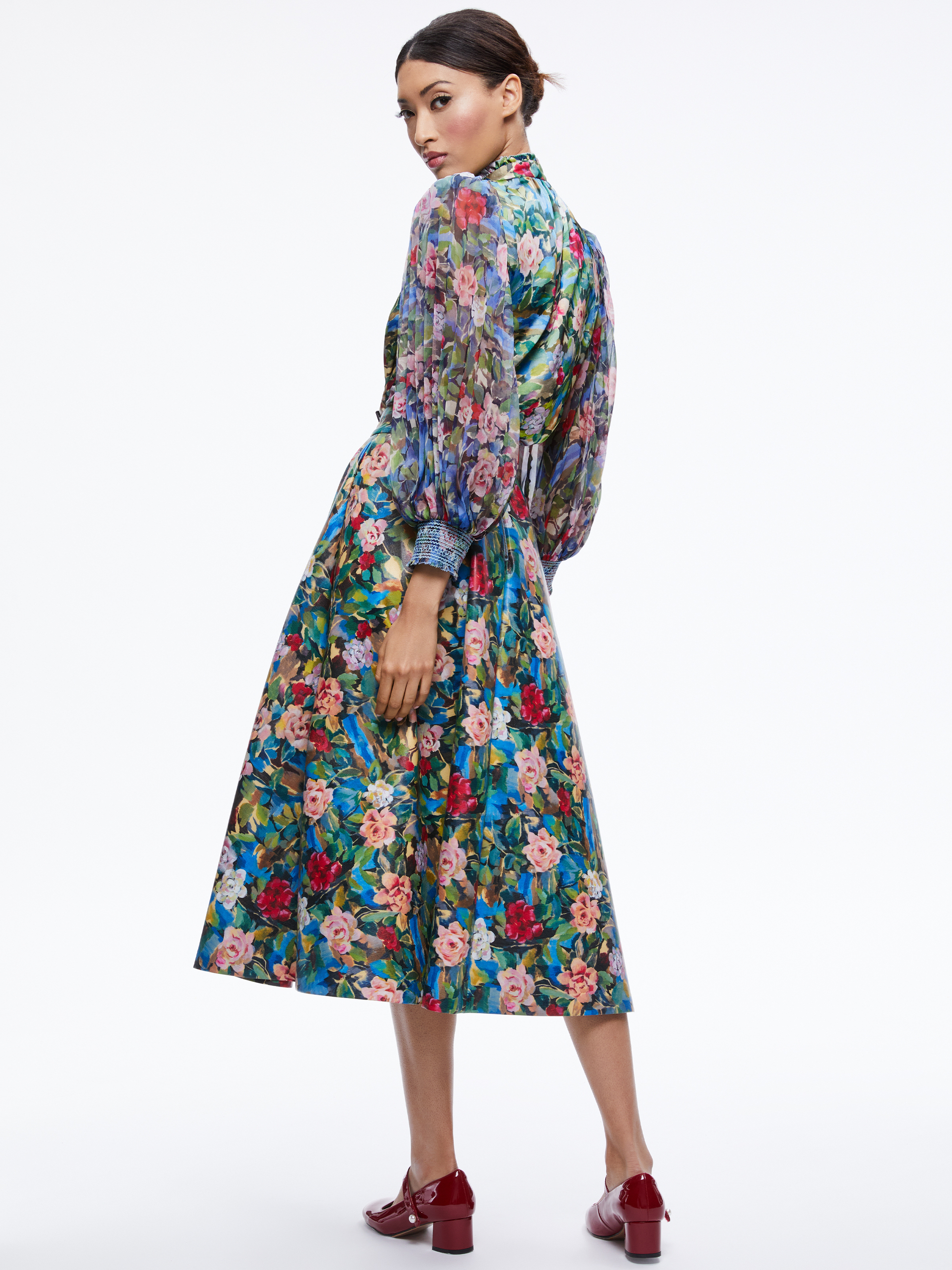 Ilan Smocked Sleeve Button Front Blouse In Breeze Floral Sm | Alice + Olivia