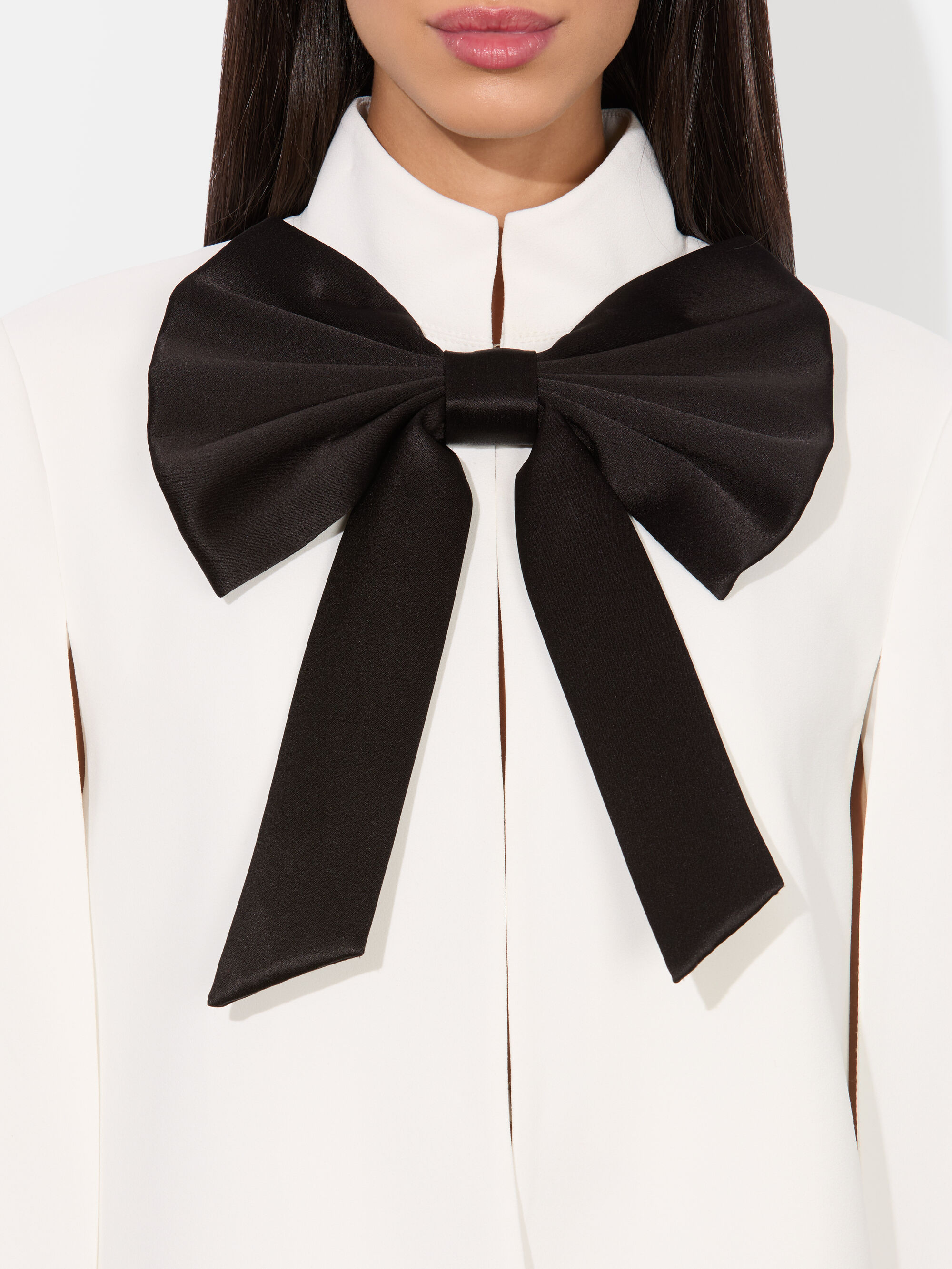 PHILIPPA BOW CAPE in OFF WHITE/BLACK | ALICE + OLIVIA