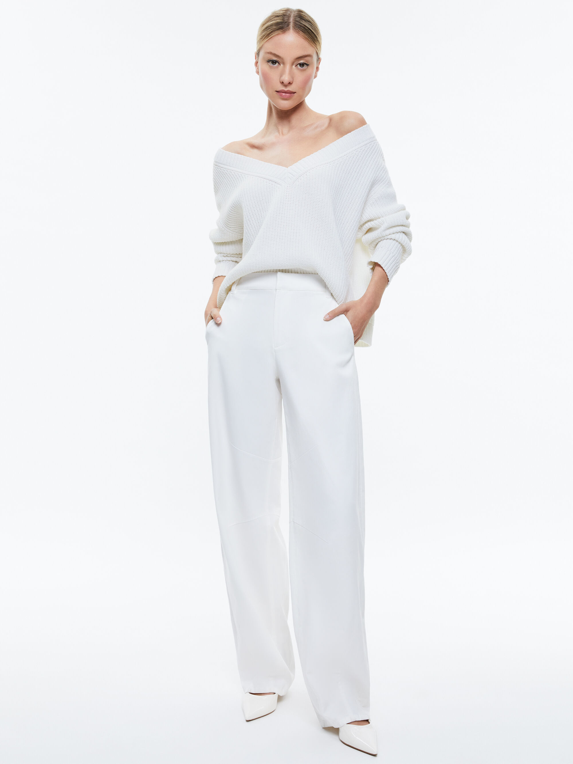 ALITA RELAXED V NECK PULLOVER in SOFT WHITE | ALICE + OLIVIA