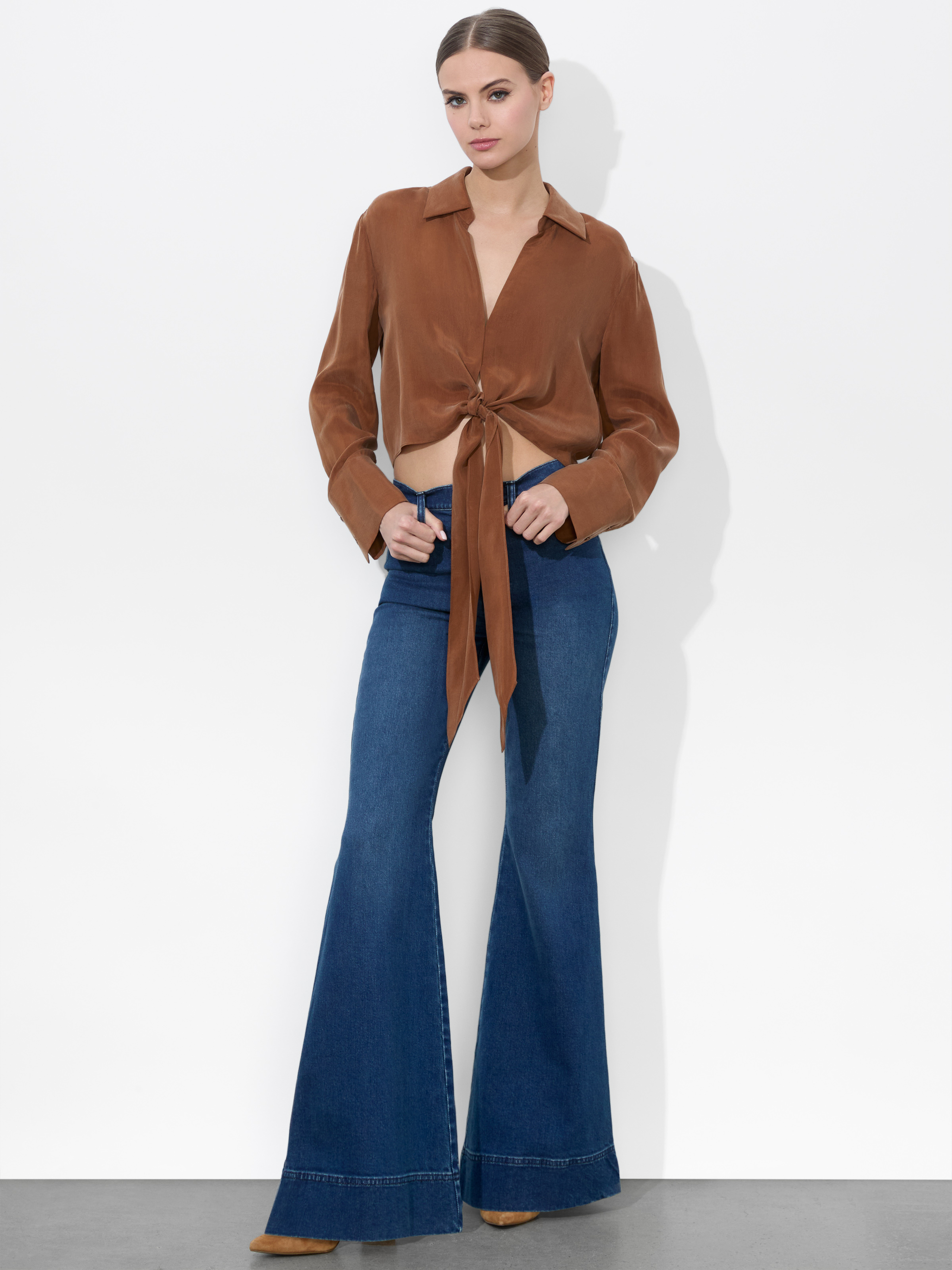 Hannon Tie Front Blouse In Camel | Alice + Olivia
