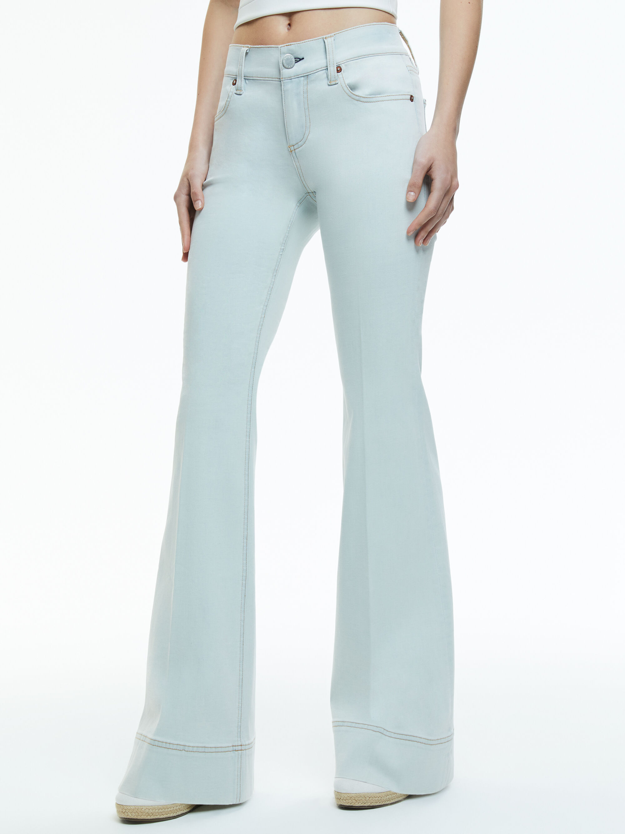 SB BELL JEAN in BLEACHED OUT INDIGO | ALICE + OLIVIA
