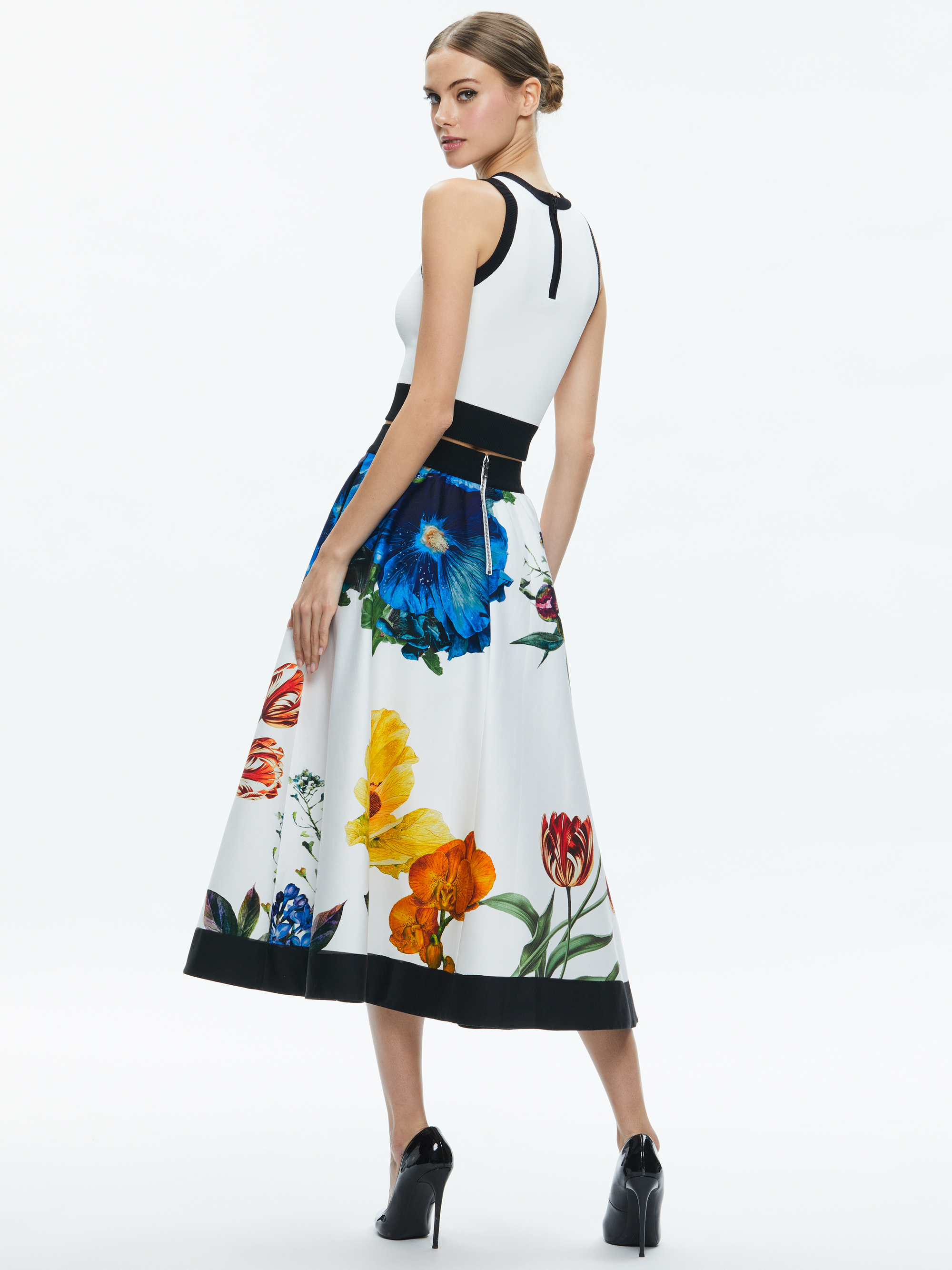 Earla High Rise Flared Midi Skirt In Le Parisien | Alice + Olivia