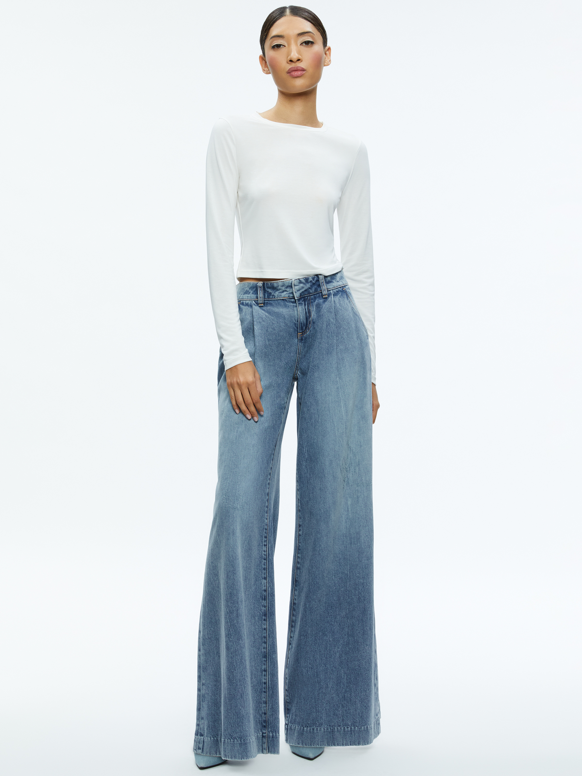 Eric Low Rise Jean In Sadie Lt Vintage Blue | Alice + Olivia
