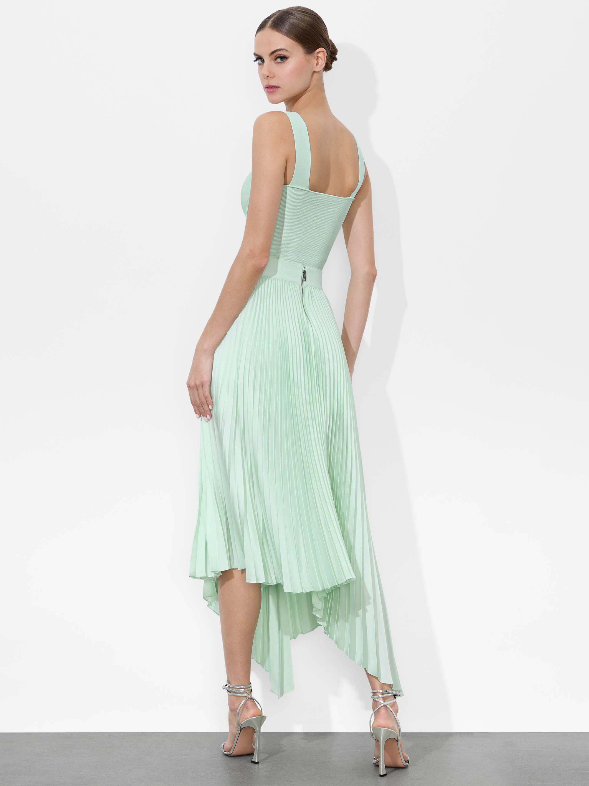 Jenara Pleated Midi Skirt In Sea Spray | Alice + Olivia