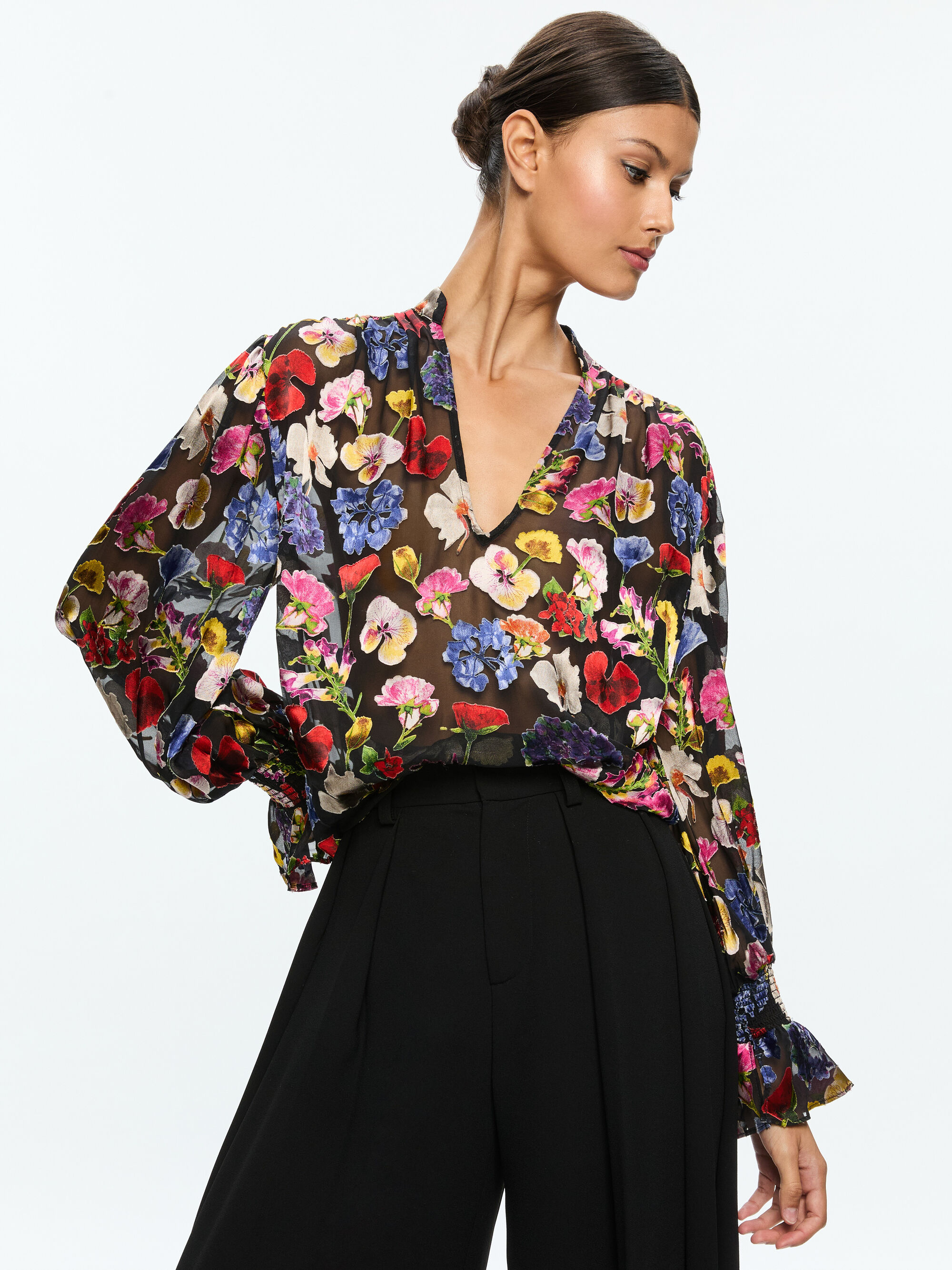 ONICA COLLARED BLOUSE in TIMELESS BLOSSOM | ALICE + OLIVIA