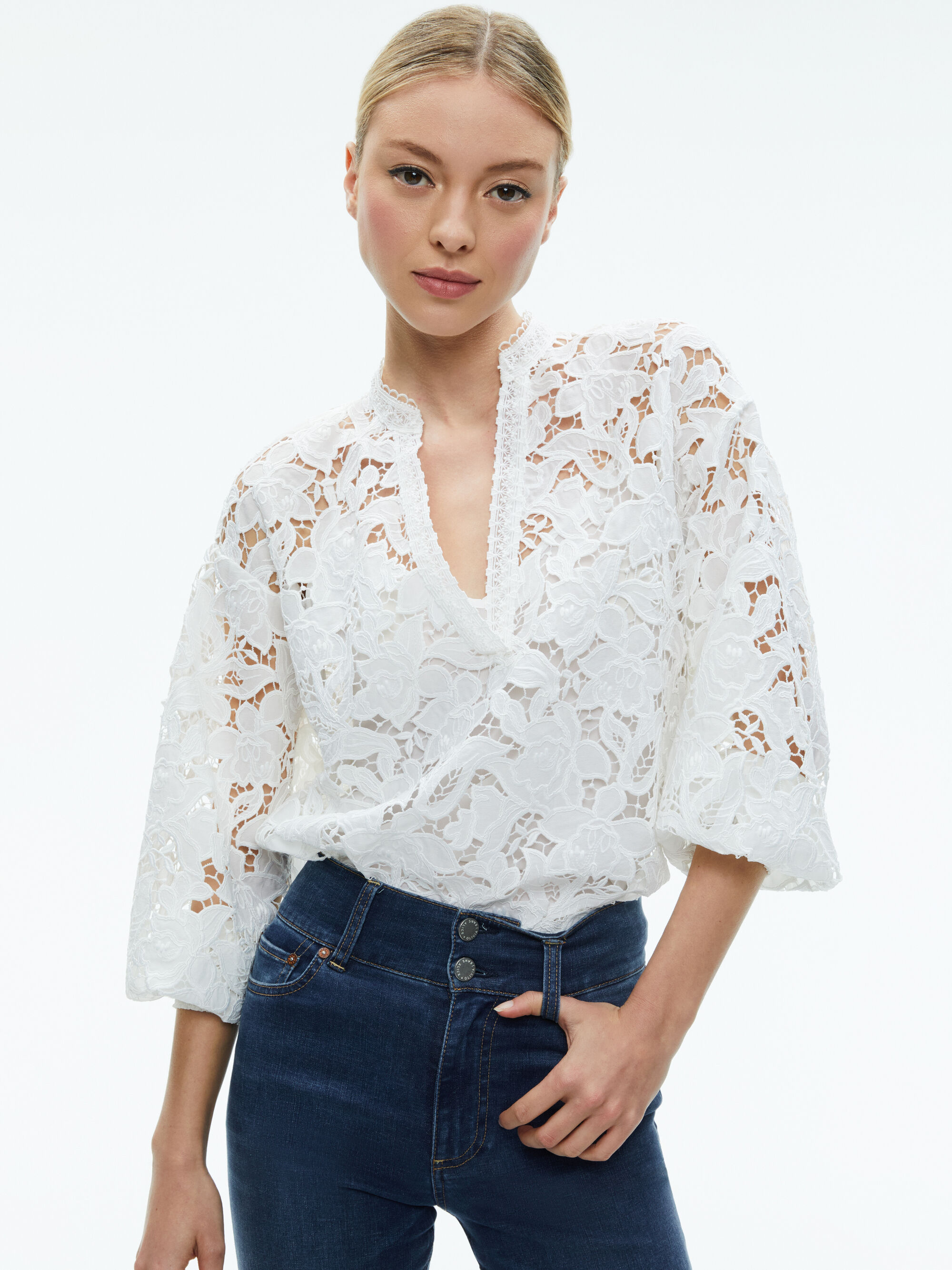 AISLYN BLOUSE in OFF WHITE | ALICE + OLIVIA