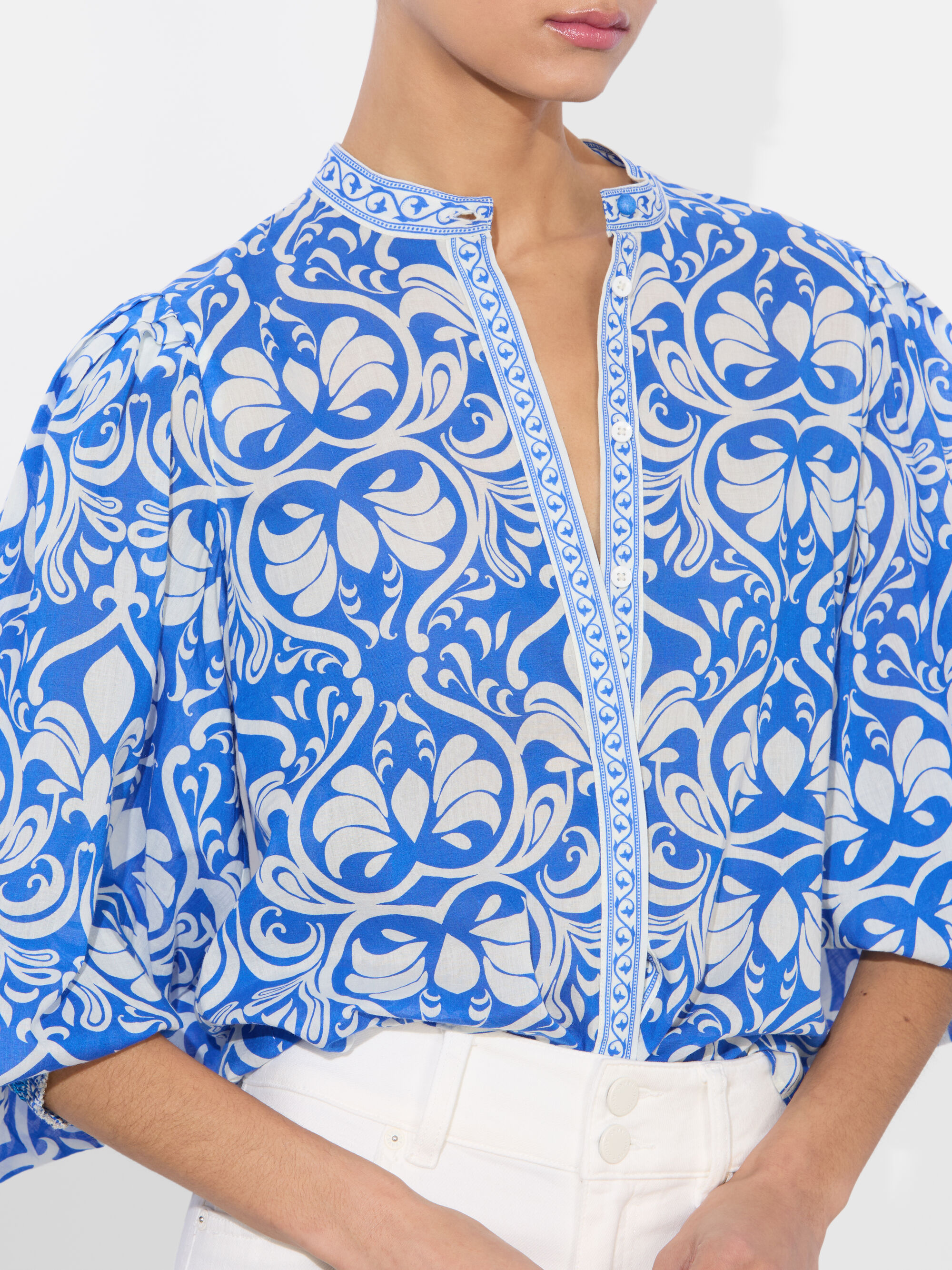 APRIL PRINTED BLOUSE in SOIREE TRUE BLUE | ALICE + OLIVIA