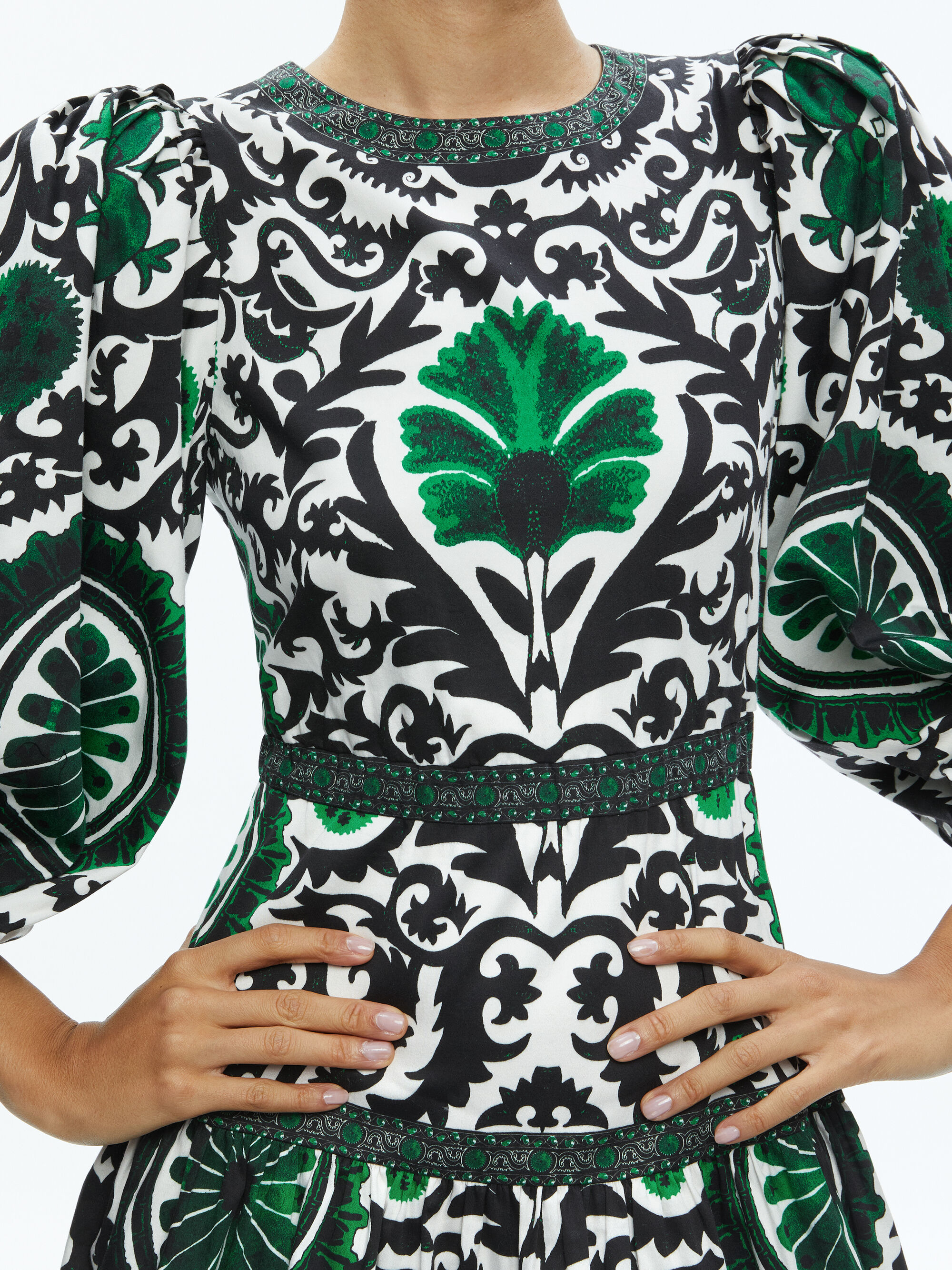 Shayla Pleated Sleeve Tiered Dress In Monarch Light Emerald Medium ...