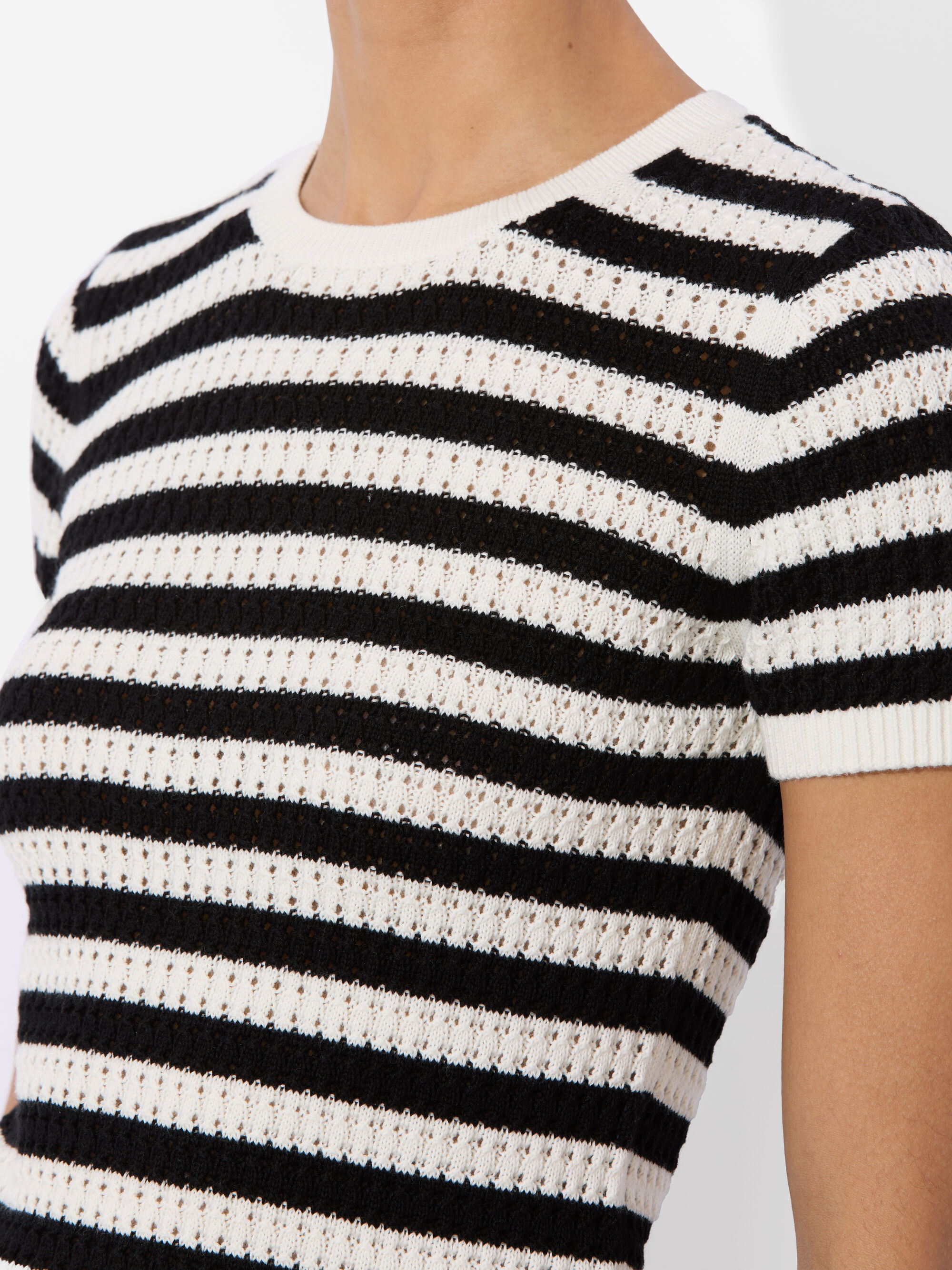 CIARA PULLOVER in SOFT WHITE/BLACK | ALICE + OLIVIA