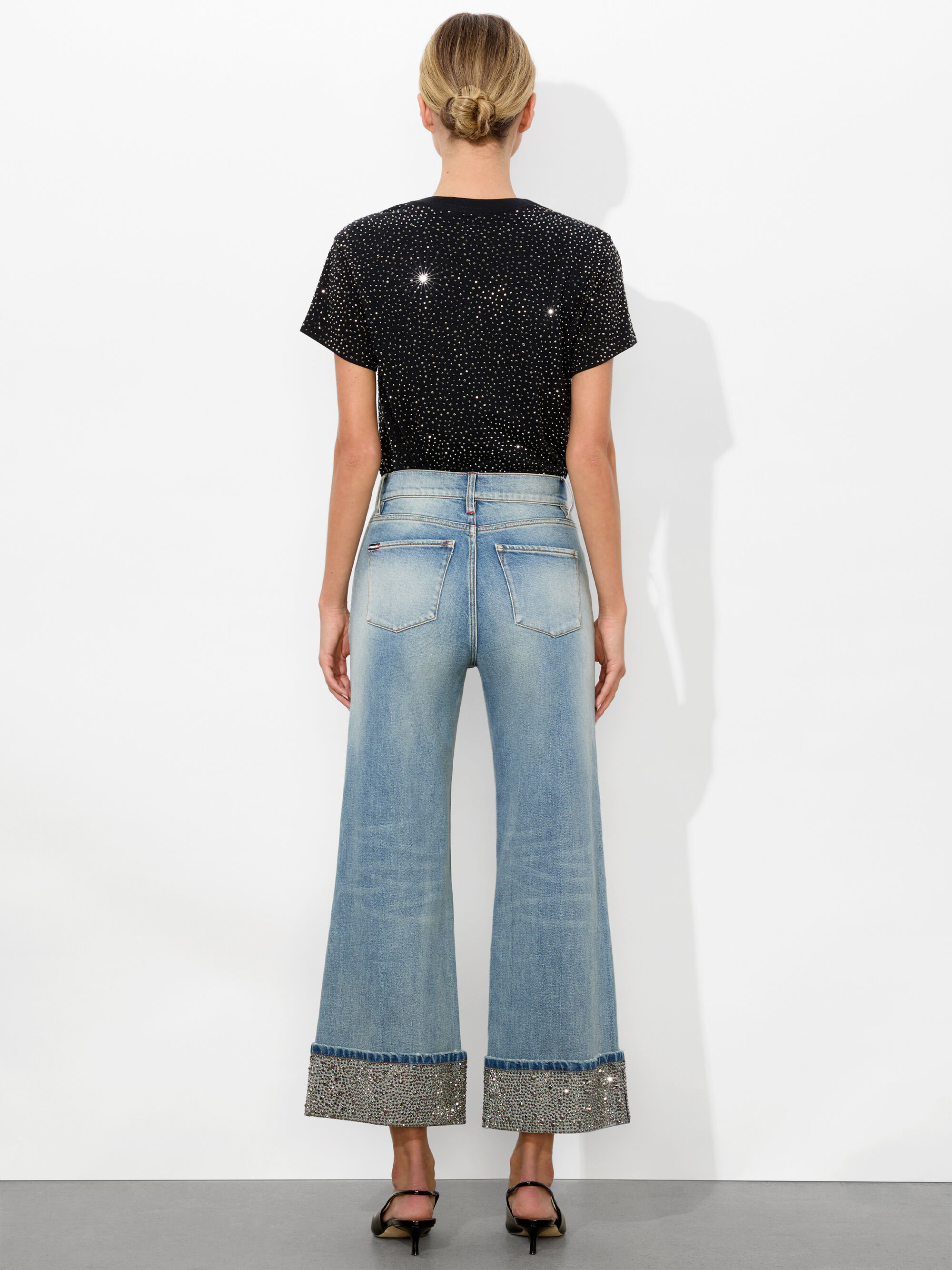 ALVERA EMBELLISHED TEE in BLACK MULTI | ALICE + OLIVIA