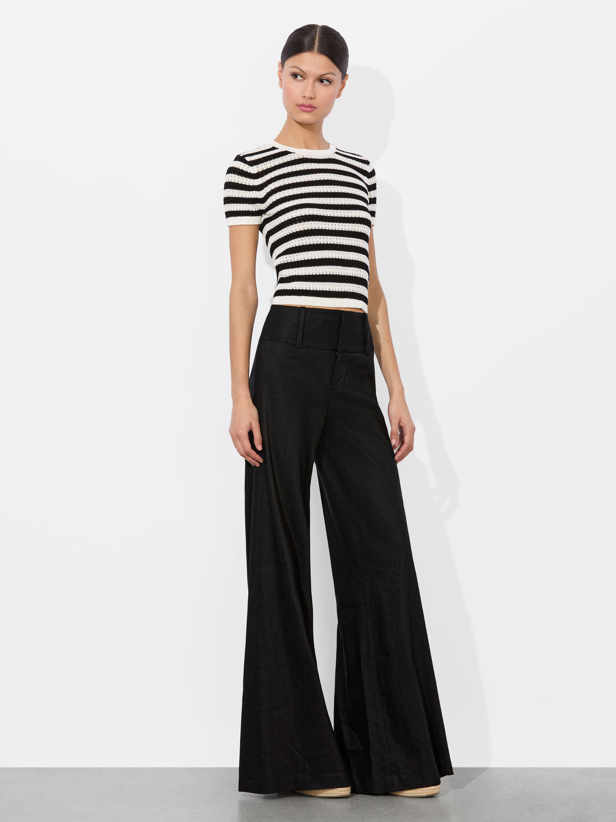 CIARA PULLOVER in SOFT WHITE/BLACK | ALICE + OLIVIA