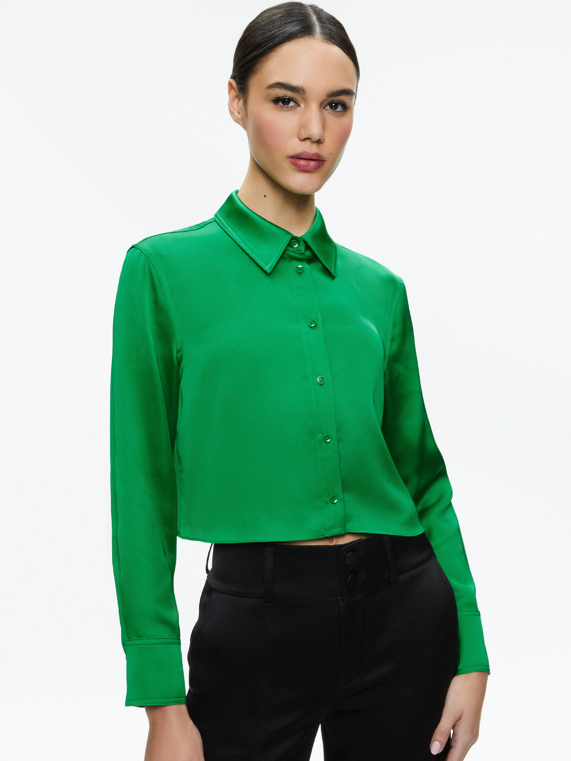 LEON CROPPED BUTTON DOWN in LIGHT EMERALD | ALICE + OLIVIA