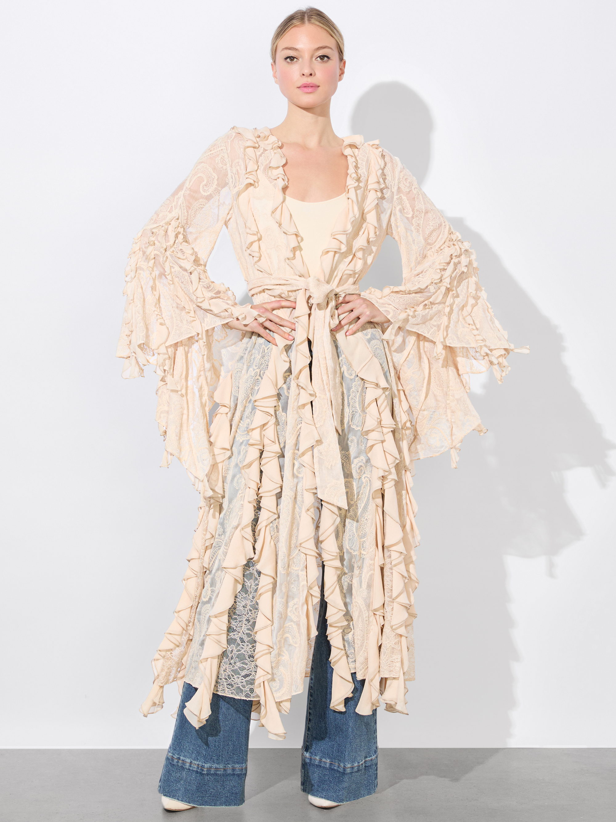 Cher Ruffle Maxi Robe In Champagne | Alice + Olivia