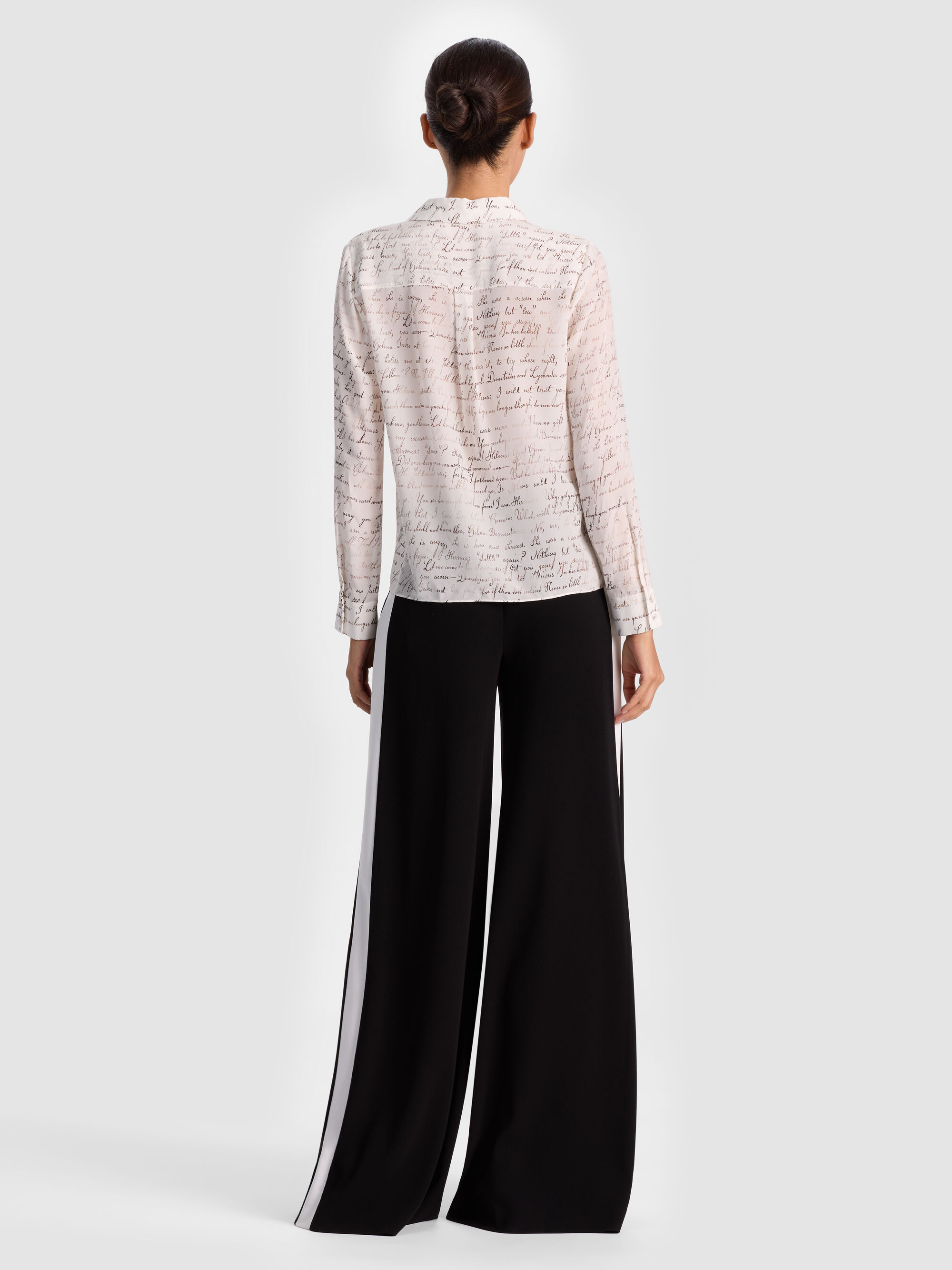 WILLA SILK BLOUSE in SHAKESPEARE'S LETTER VANILLA | ALICE + OLIVIA