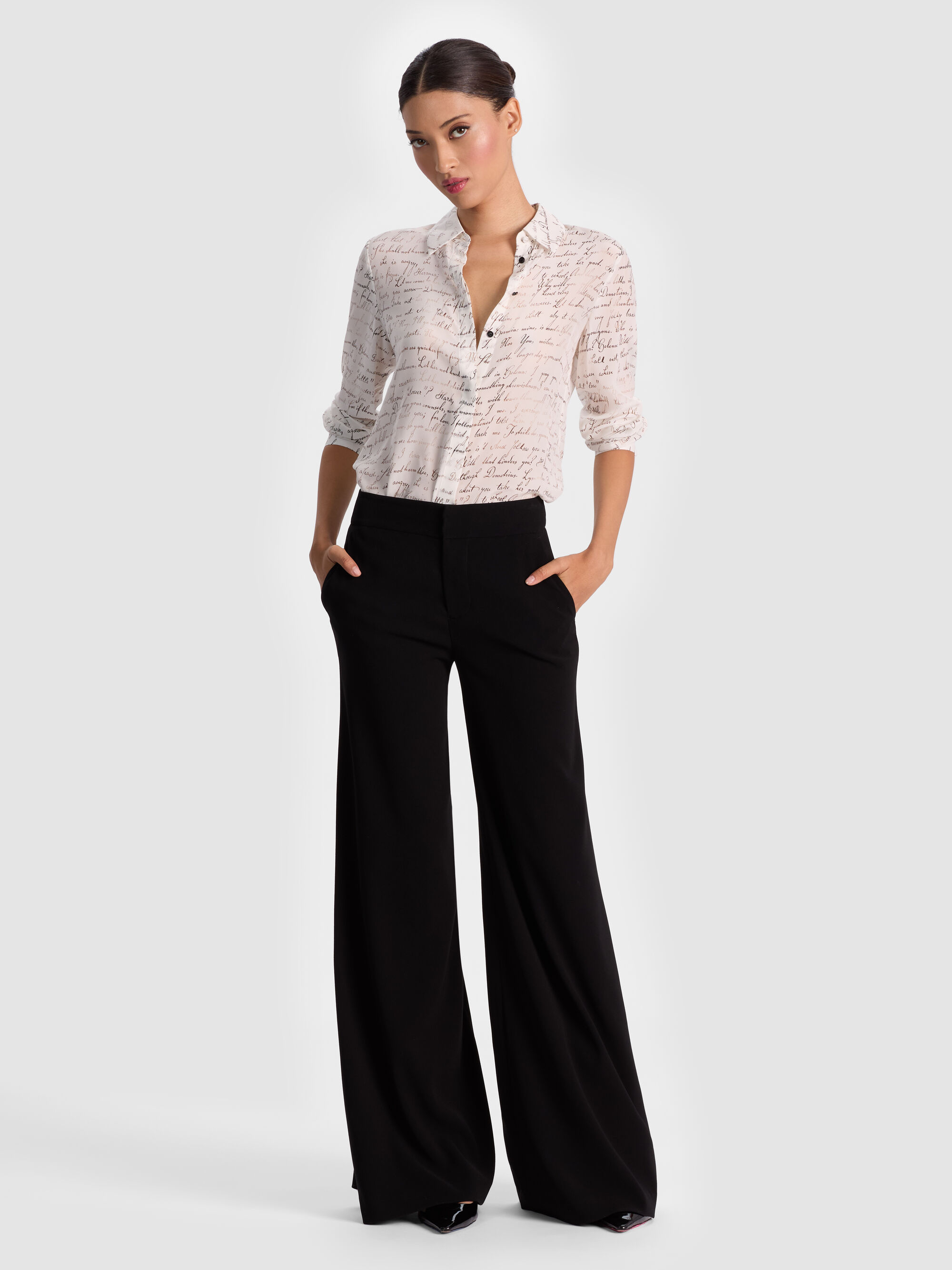 WILLA SILK BLOUSE in SHAKESPEARE'S LETTER VANILLA | ALICE + OLIVIA