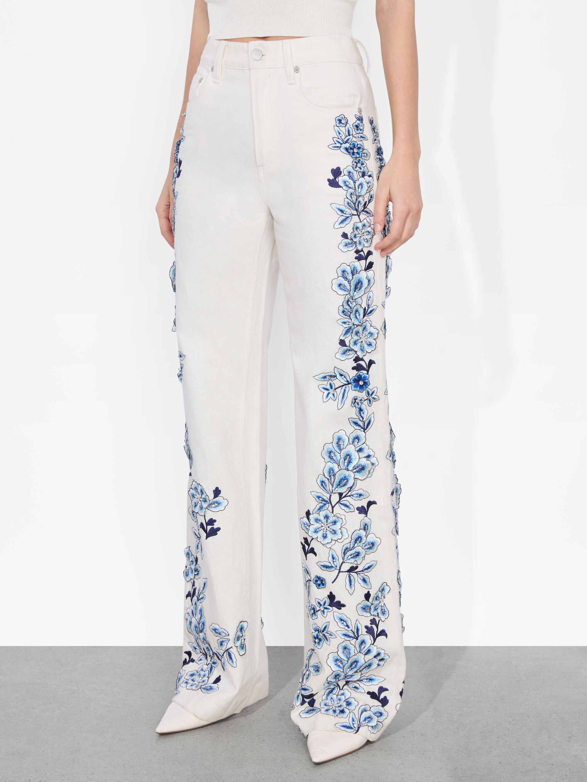 WEEZY EMBROIDERED JEAN in OFF WHITE | ALICE + OLIVIA