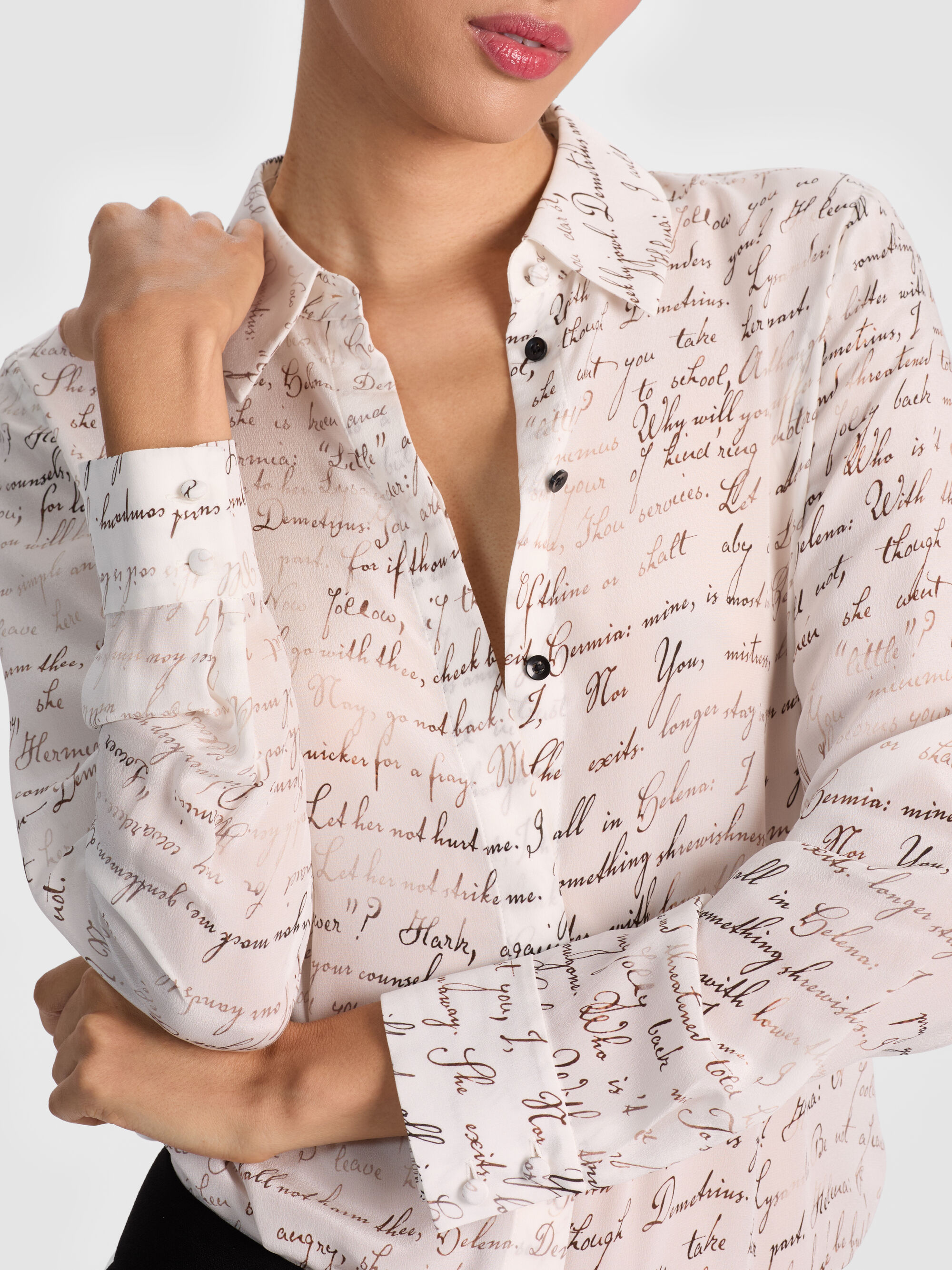 WILLA SILK BLOUSE in SHAKESPEARE'S LETTER VANILLA | ALICE + OLIVIA