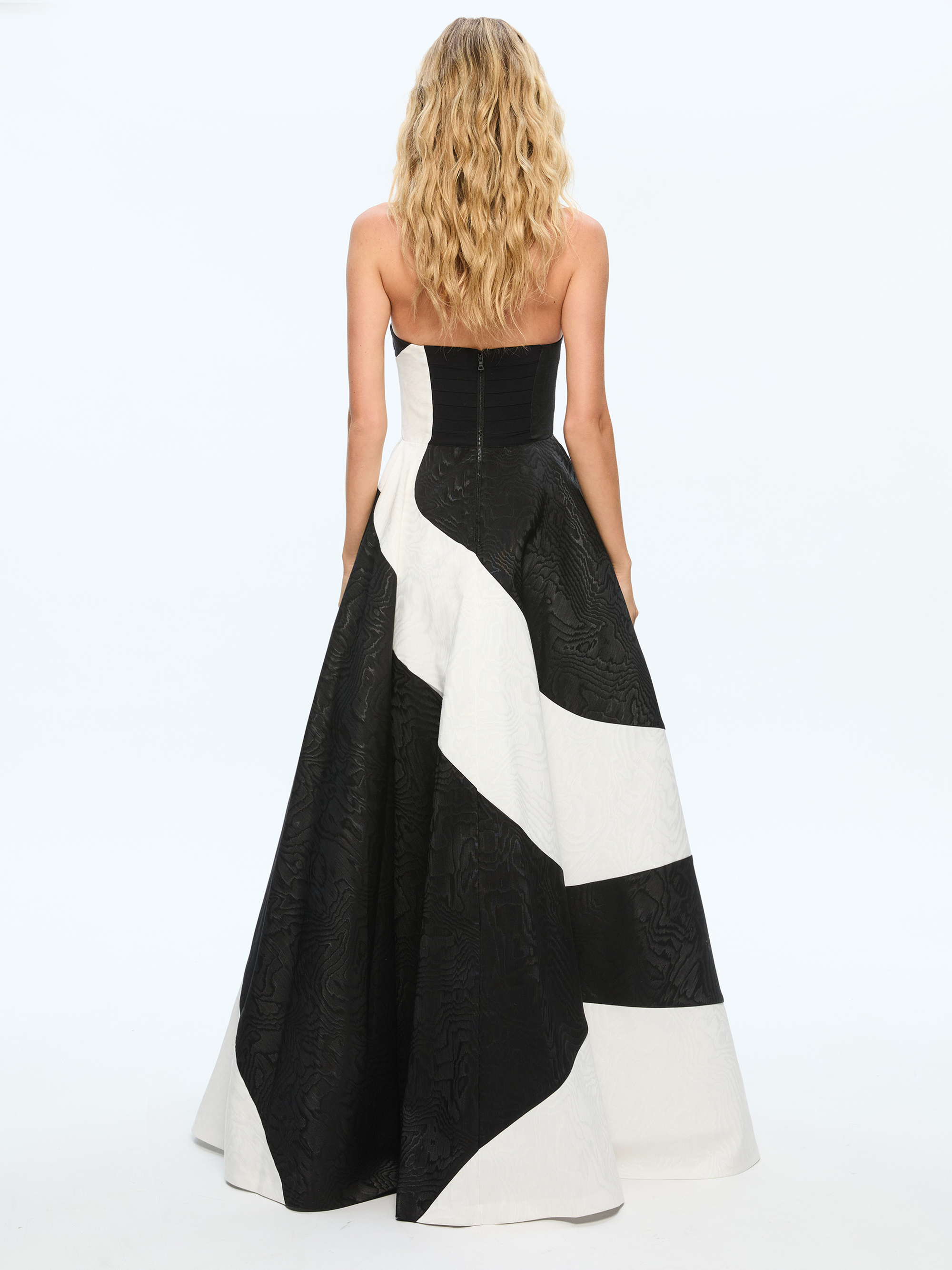 Bridgette Maxi Gown In Black/off White | Alice + Olivia