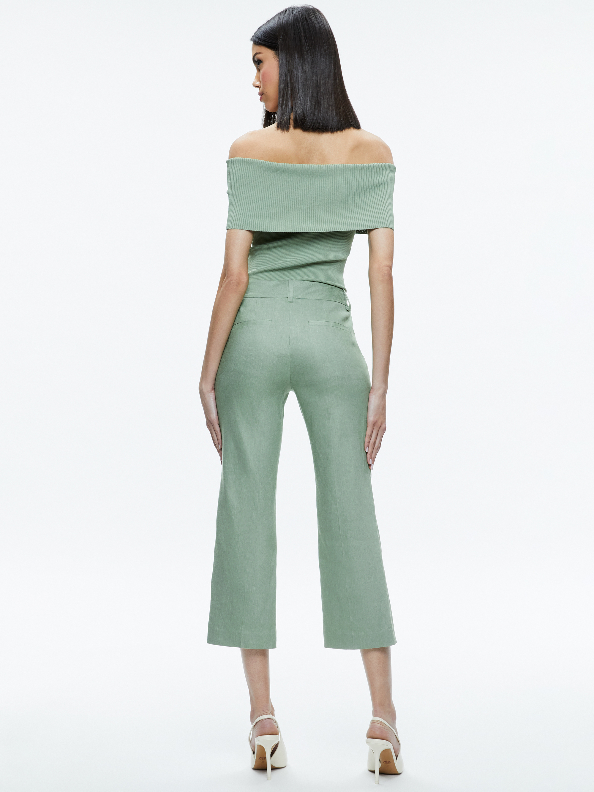 Janis Low Rise Cropped Flare Pant In Sage | Alice + Olivia