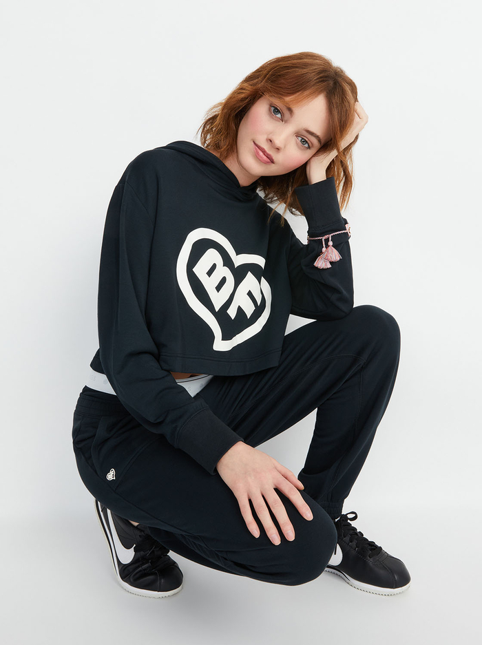 A+o X Big Feelings Jody Jogger In Black | Alice + Olivia