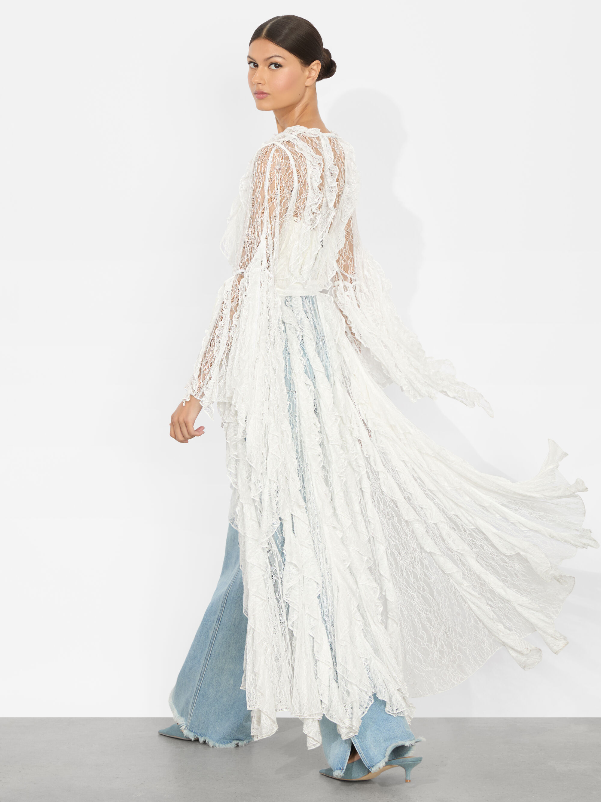 CHER RUFFLE MAXI ROBE in OFF WHITE | ALICE + OLIVIA
