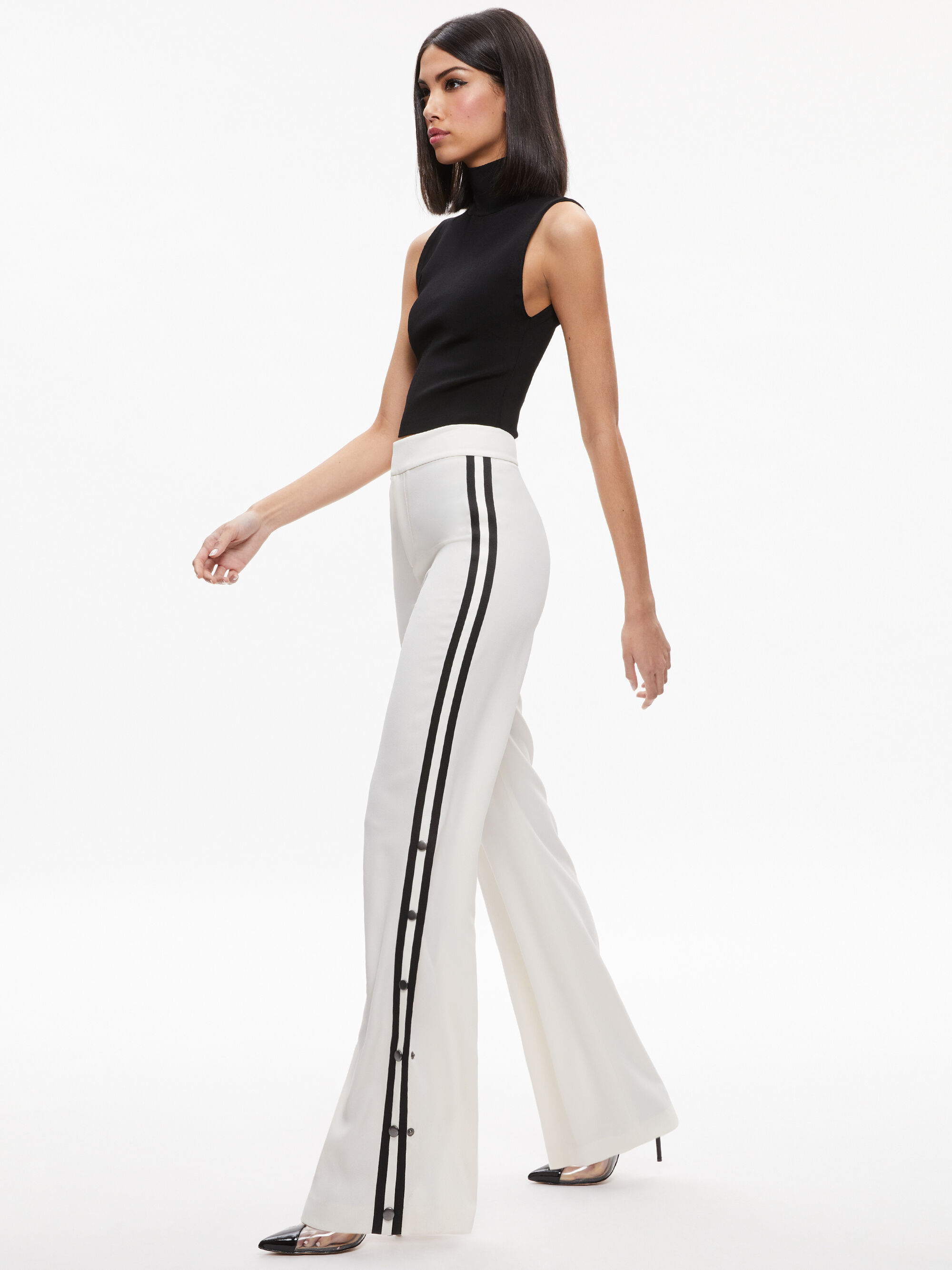Jc Side Snap Wide Leg Pant In Ecru/black | Alice + Olivia