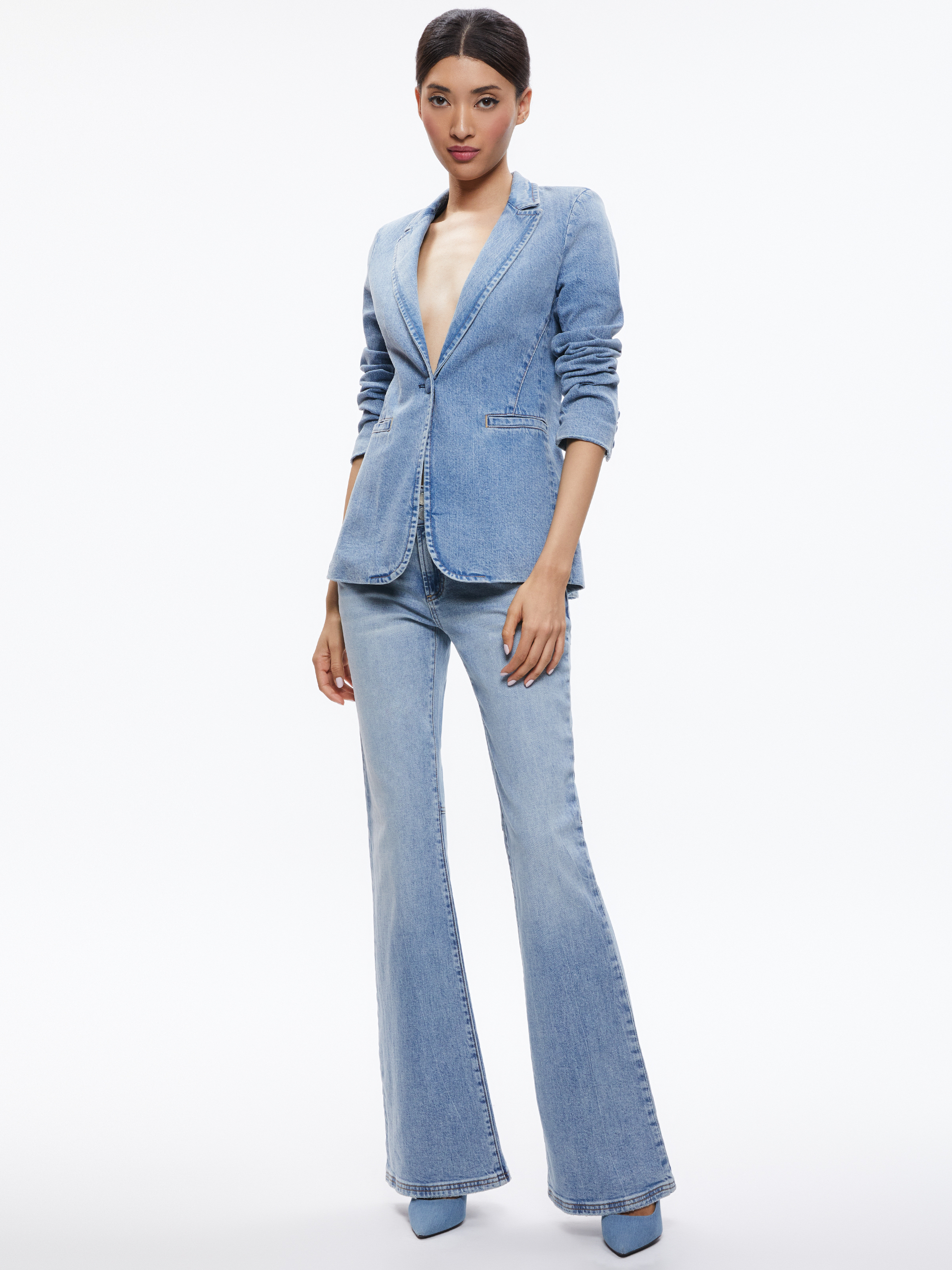 Macey Denim Fitted Blazer In Bay Blue | Alice + Olivia