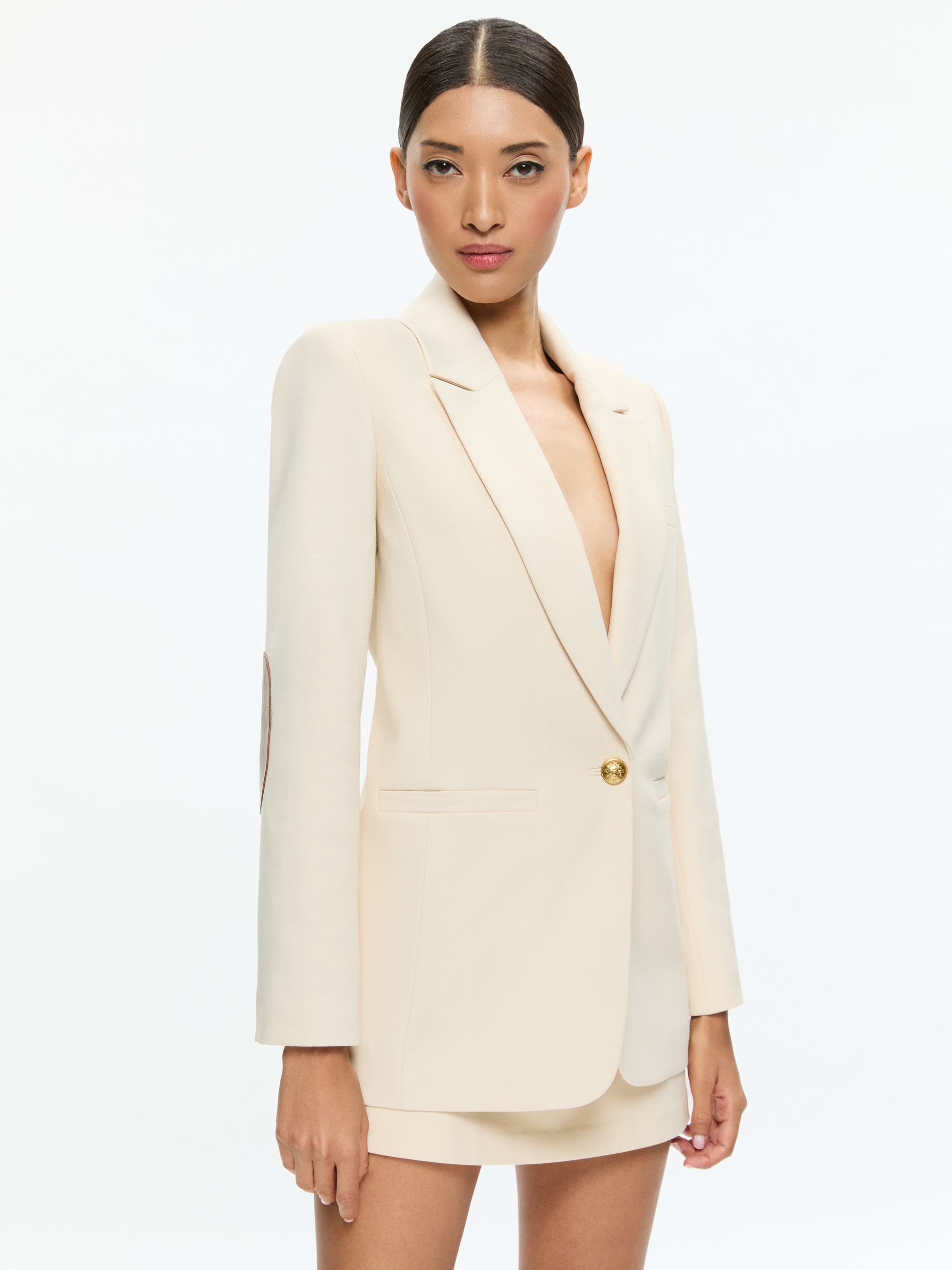 Billie Elbow Patch Boxy Blazer In Solid Oatmeal | Alice + Olivia