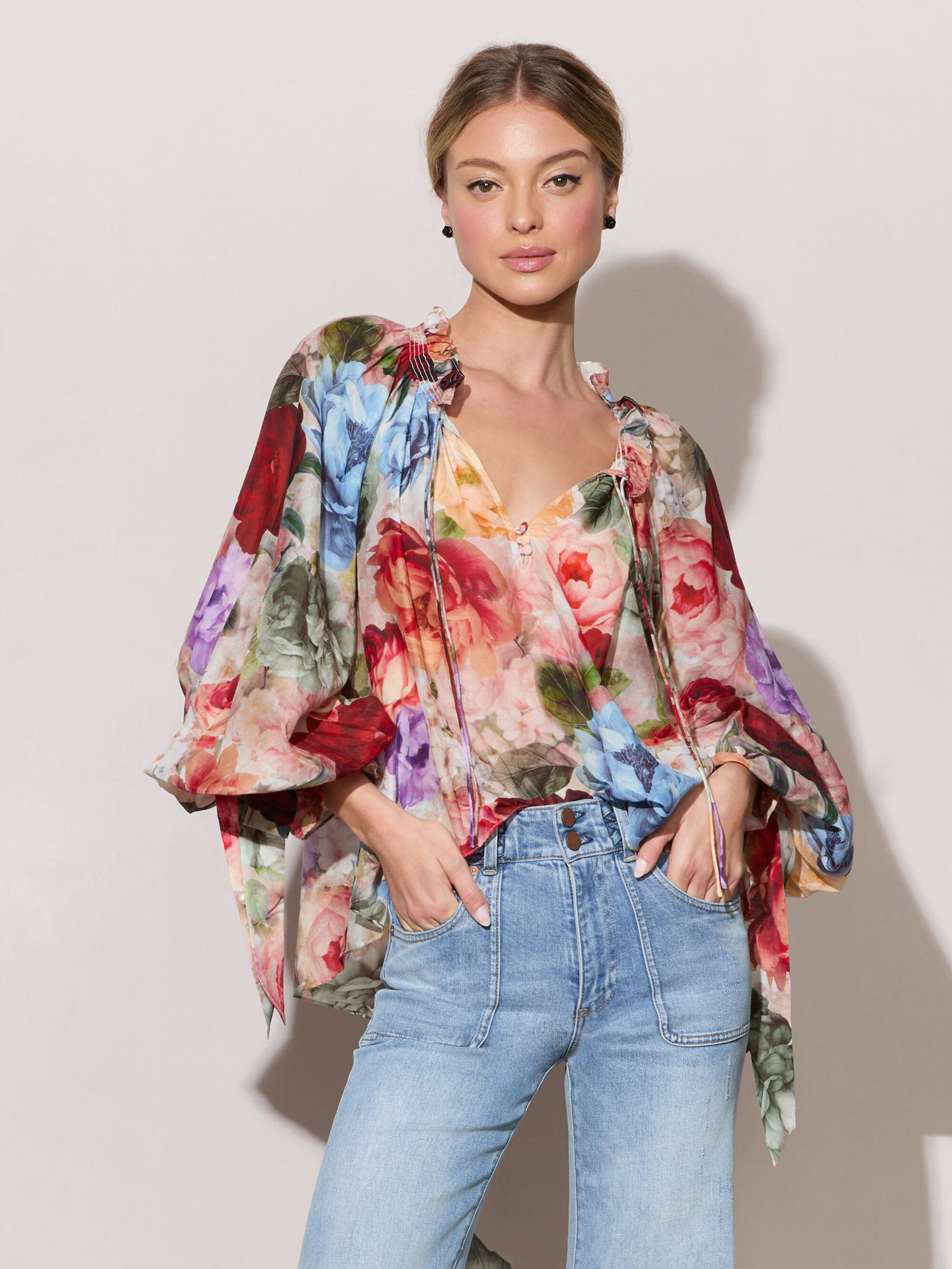 NORAH PEASANT BLOUSE in STORM FLORAL SM | ALICE + OLIVIA