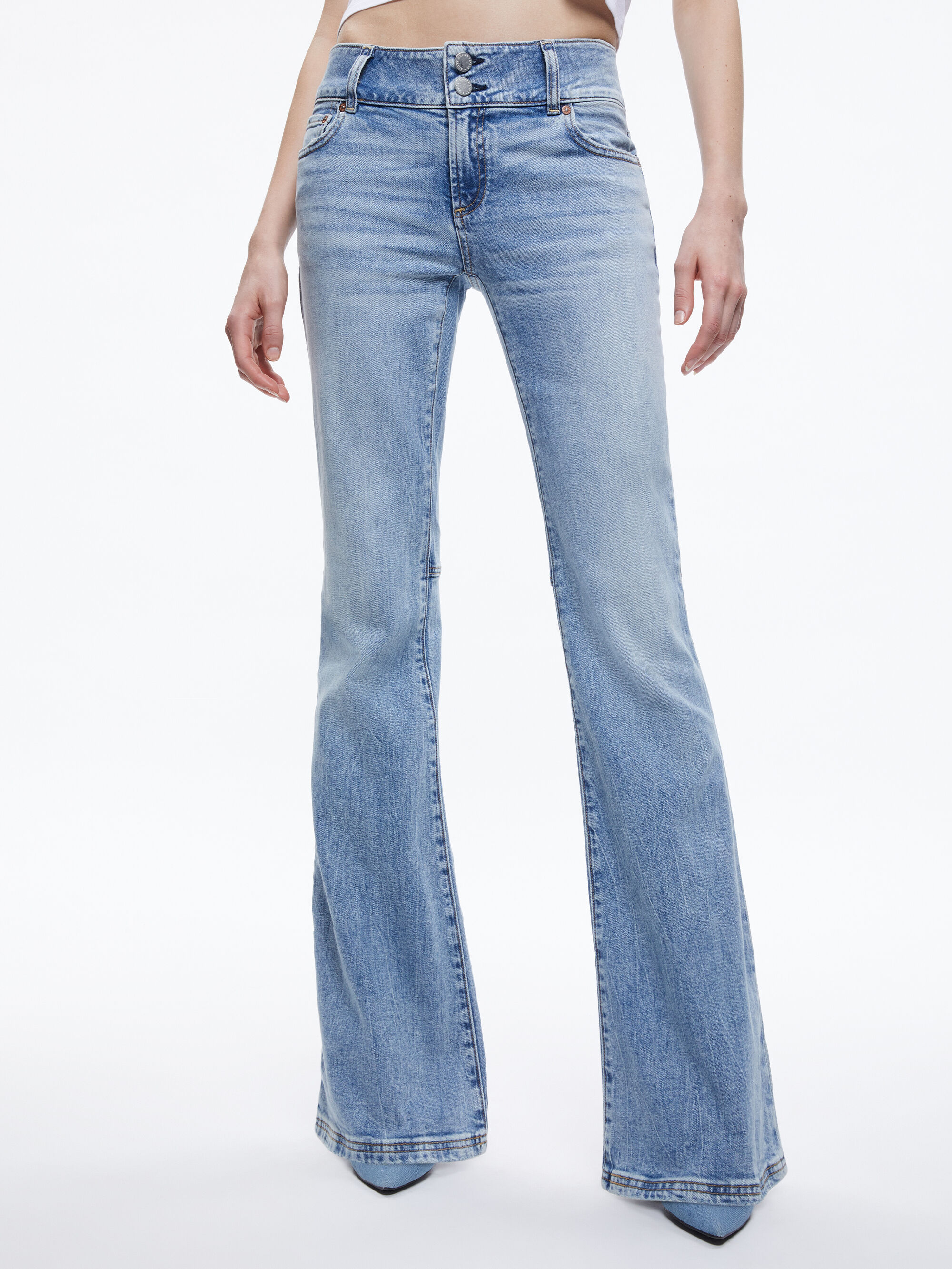 STACEY LOW RISE BELL BOTTOM JEAN in BAY BLUE | ALICE + OLIVIA